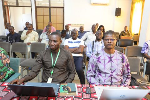 Implémentation de la Facture normalisée électronique certifiée : la DGI outille des agents ...